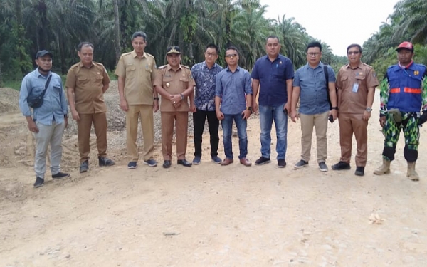 Bupati Minta Pengerjaan Jalan SP 2 Kumpang Ilong Selesai Tepat Waktu ... Bupati Minta Pengerjaan Jalan SP 2 Kumpang Ilong Selesai Tepat Waktu ...